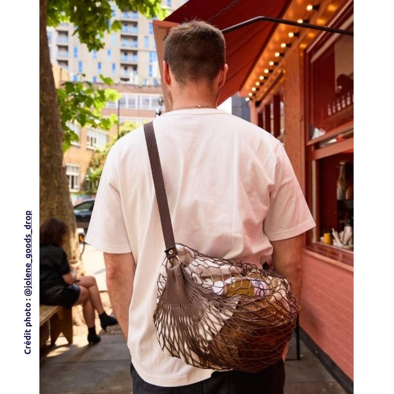 Brown polyester knitted game carrier